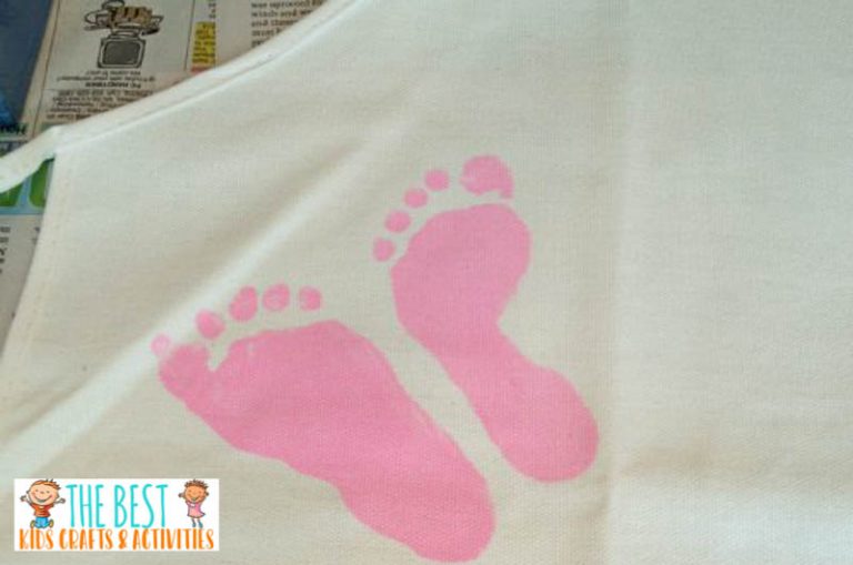 Mother's Day Handprint Apron - EASY Mother's Day Gift
