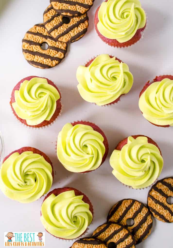 Halloween Witch Hat Cupcakes • The Best Kids Crafts and Activities